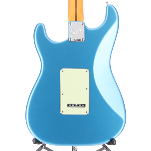 Fender Fender American Professional Classic Stratocaster®, Maple ...